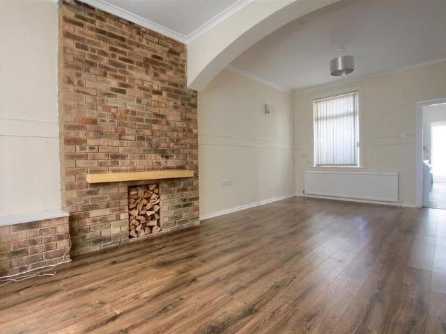 3 bedroom terraced house to rent