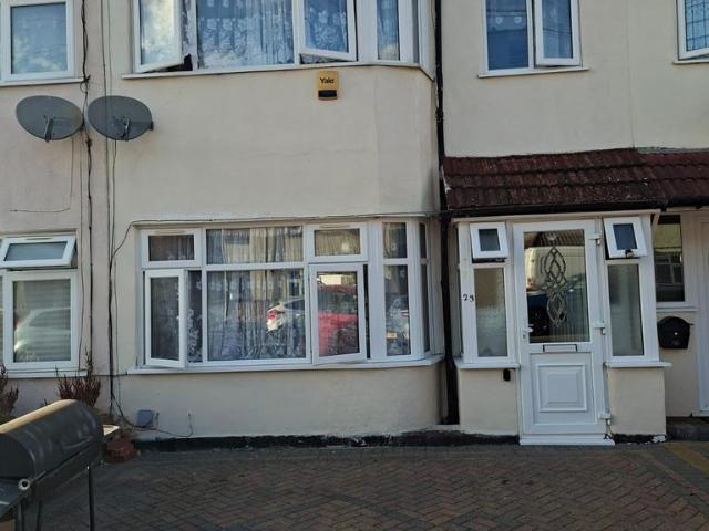 3 bedroom terraced house to rent