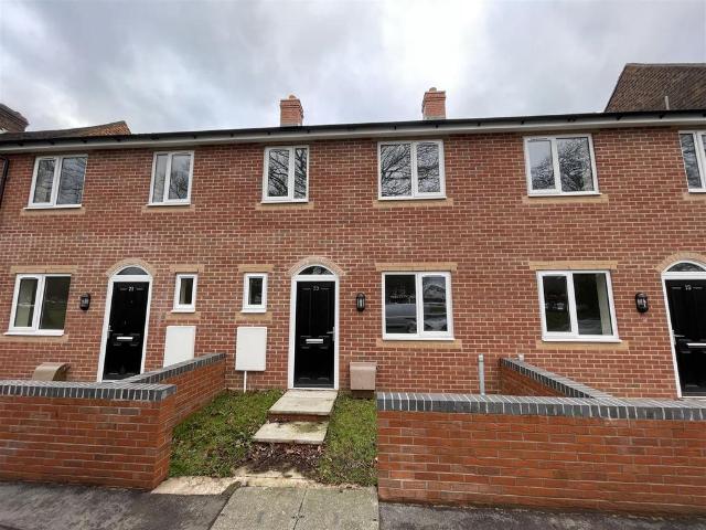 3 bedroom terraced house to rent