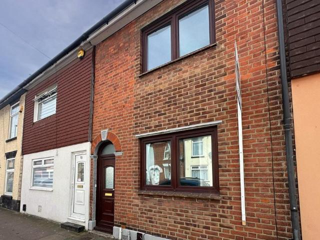 3 bedroom terraced house to rent