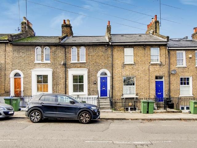 3 bedroom terraced house to rent