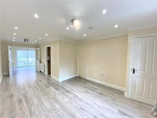 3 bedroom terraced house to rent