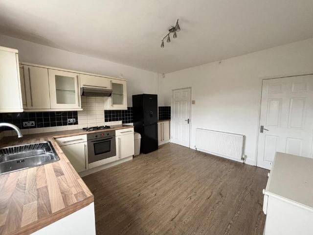 3 bedroom terraced house to rent