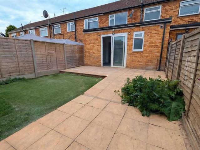 3 bedroom terraced house to rent