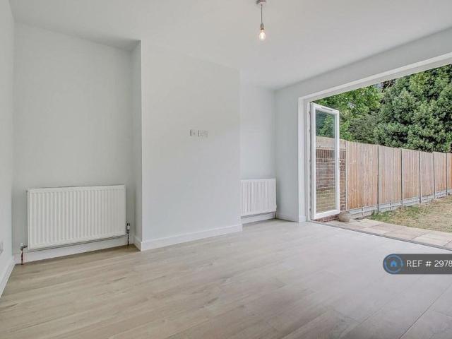 3 bedroom terraced house to rent