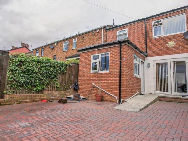 3 bedroom terraced house to rent
