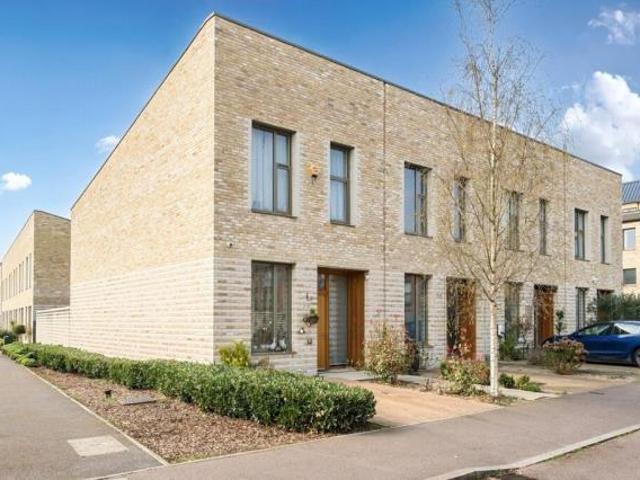 3 bedroom terraced house to rent
