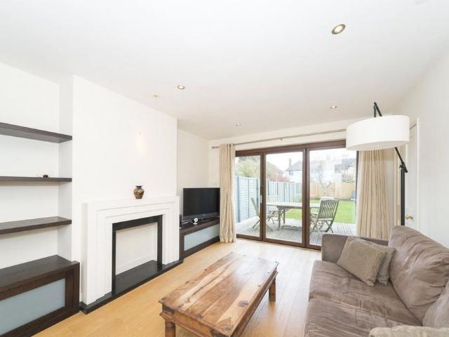 3 bedroom terraced house to rent