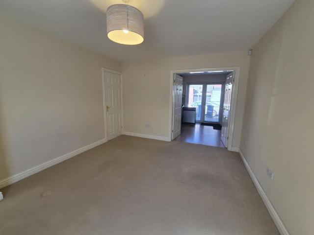 3 bedroom terraced house to rent