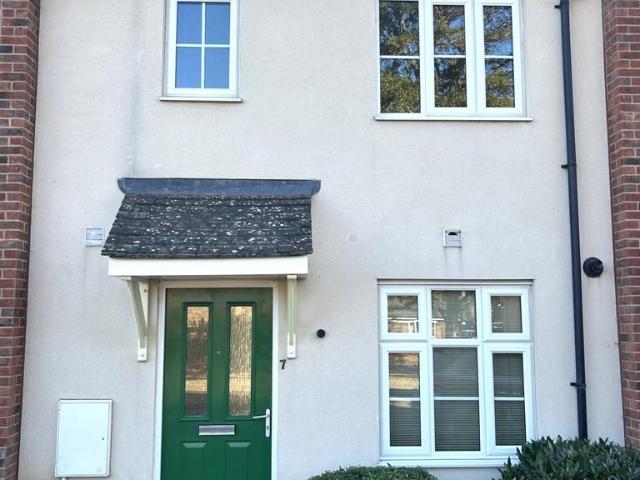 3 bedroom terraced house to rent
