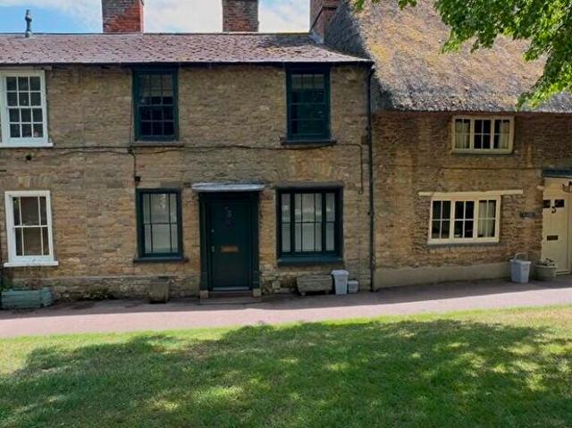 3 Bedroom Terraced House To Rent In The Green, MK43