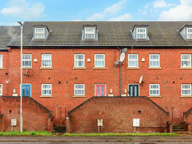 3 Bedroom Terraced House To Rent In The Embankment, Wellingborough, NN8