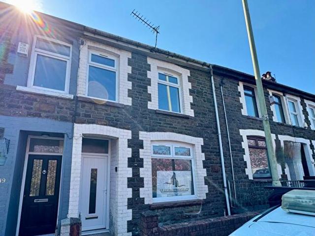 3 Bedroom Terraced House To Rent In The Parade, Ferndale, CF43