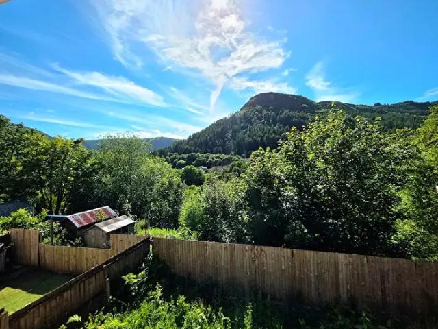 3 Bedroom Terraced House To Rent In Treherbert, Treorchy, CF42