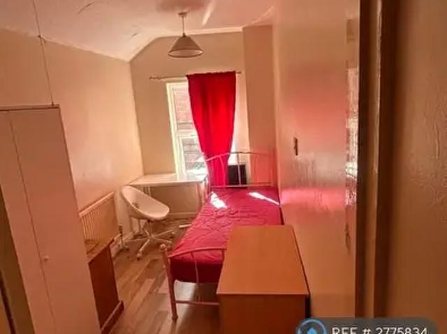 3 Bedroom Terraced House To Rent In Tudor Road, Leicester, LE3