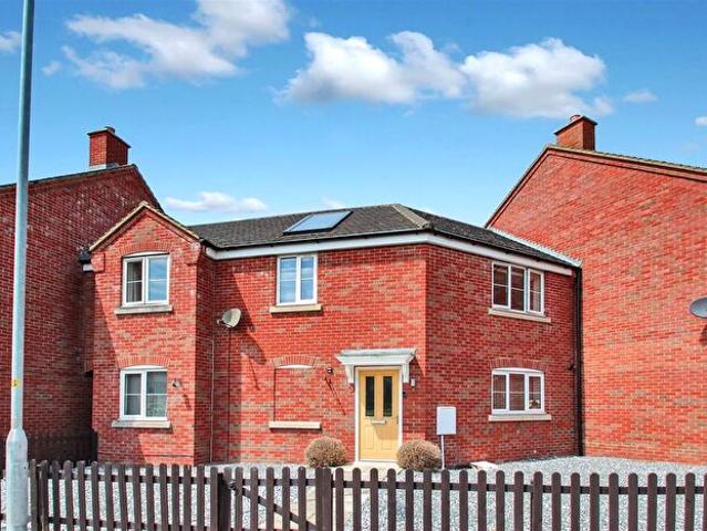 3 Bedroom Terraced House To Rent In Tyne Way, Rushden, NN10