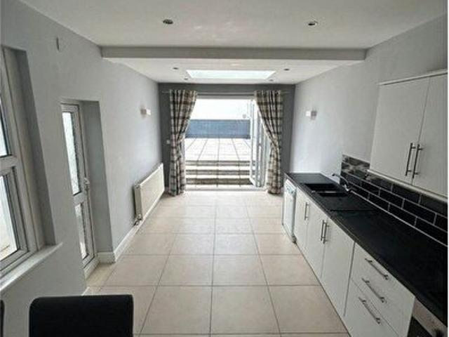 3 Bedroom Terraced House To Rent In Vivian Road, Swansea, SA2