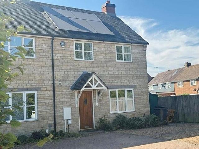 3 Bedroom Terraced House To Rent In Weston Road, Lois Weedon, NN12