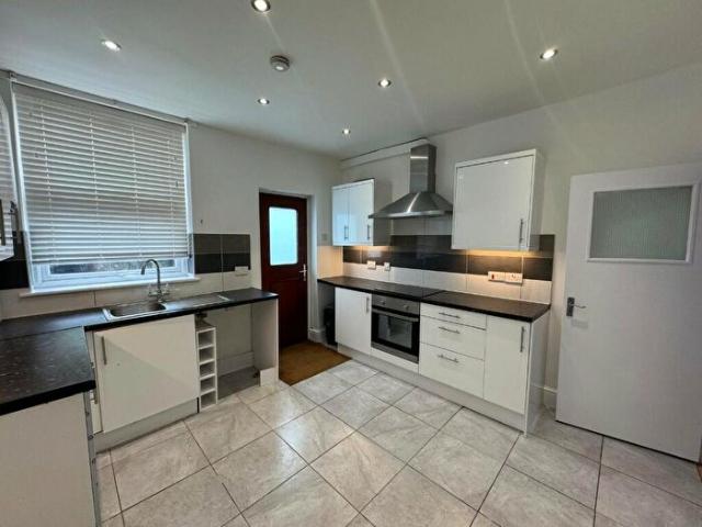 3 Bedroom Terraced House To Rent In Wimbourne Road, Nottingham, NG7