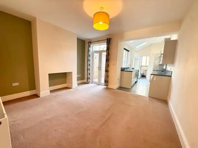 3 Bedroom Terraced House To Rent In Woolmer Road, Nottingham, Nottinghamshire, NG2
