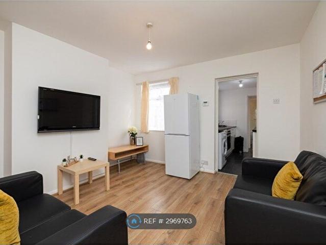 3 Bedroom Terraced House To Rent In Charterhouse Road, Coventry, CV1