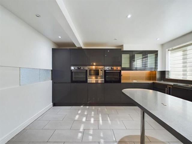 3 Bedroom Terraced House To Rent In Eastfield Drive, Solihull, B92