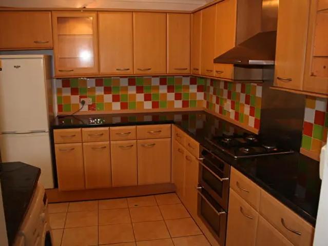 3 Bedroom Terraced House To Rent In Fern Street, Cwmbrwla, SA5