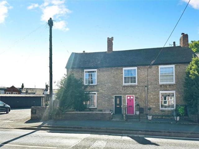 3 Bedroom Terraced House To Rent In Field Street, Bicester, OX26