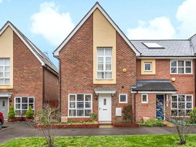 3 Bedroom Terraced House To Rent In Fuggle Drive, Aylesbury, HP21