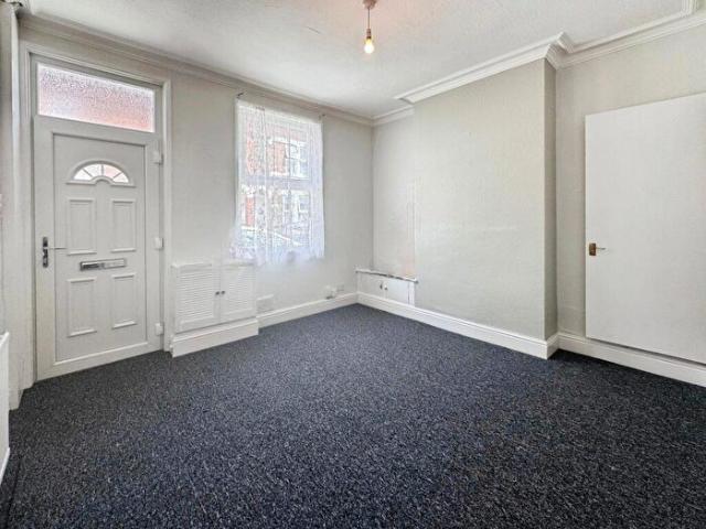 3 Bedroom Terraced House To Rent In Glapton Road, Embankment, Nottingham, NG2