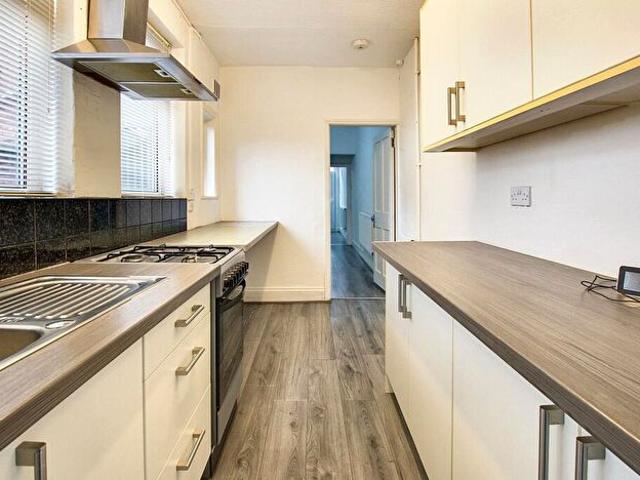 3 Bedroom Terraced House To Rent In Herschell Street, Leicester, LE2