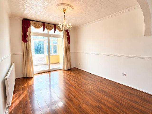 3 Bedroom Terraced House To Rent In Hipswell Highway, CV2
