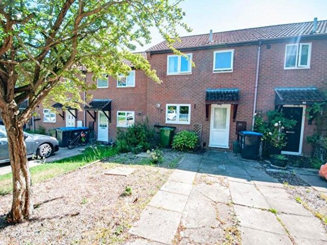 3 Bedroom Terraced House To Rent In Junewood Close, Brownsover, Rugby, CV21