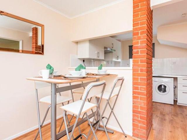 3 Bedroom Terraced House To Rent In Laurel Farm Close, Old Headington, OX3