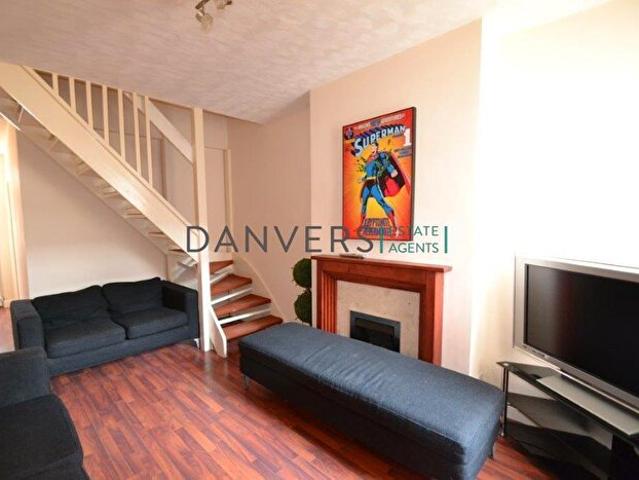 3 Bedroom Terraced House To Rent In Livingstone Street, Leicester, LE3