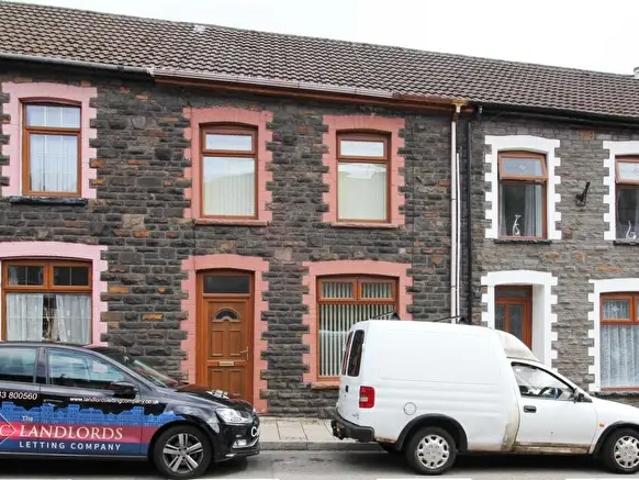 3 Bedroom Terraced House To Rent In Llewellyn Street, Pontygwaith, CF43