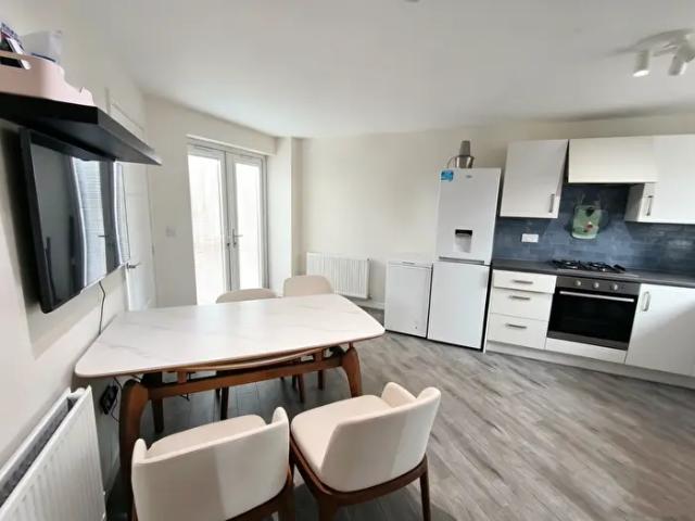 3 Bedroom Terraced House To Rent In Mcdonald Gate, Glasgow, Glasgow City, G20
