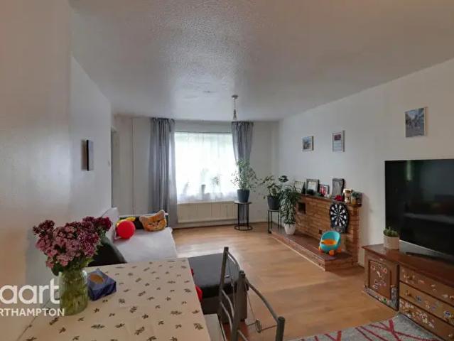 3 Bedroom Terraced House To Rent In Montague Crescent, Northampton, NN5