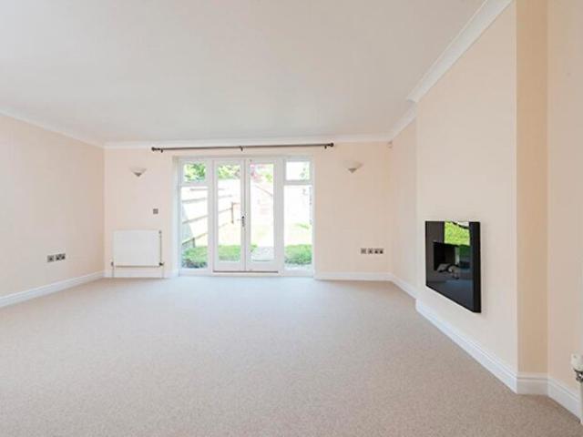 3 Bedroom Terraced House To Rent In Moorland Road, Witney, Oxfordshire, OX28