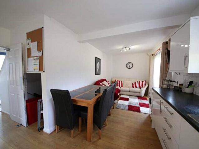 3 Bedroom Terraced House To Rent In Peacock Crescent, Nottingham, Nottinghamshire, NG11