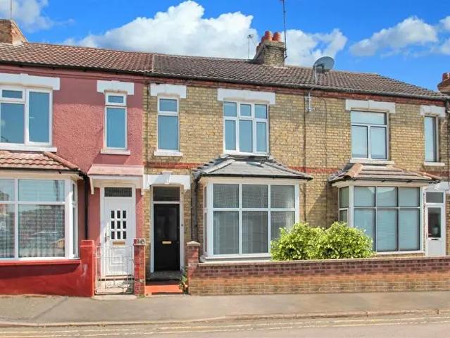 3 Bedroom Terraced House To Rent In Primrose Hill, Raunds, NN9