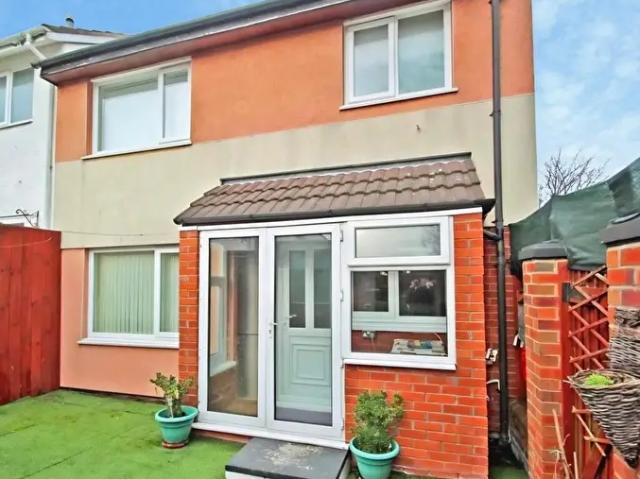 3 Bedroom Terraced House To Rent In Rose Close, Nottingham, Nottinghamshire, NG3