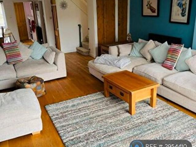 3 Bedroom Terraced House To Rent In Roundhead Drive, Thame, Oxfordshire, OX9