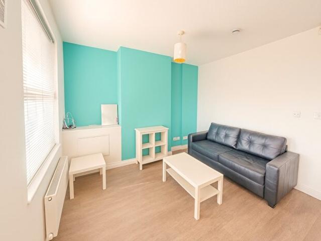 3 Bedroom Terraced House To Rent In Russell Street, Nottingham, NG7