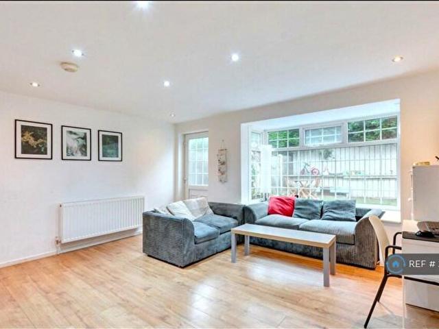 3 Bedroom Terraced House To Rent In Saxon Green, Nottingham, NG7
