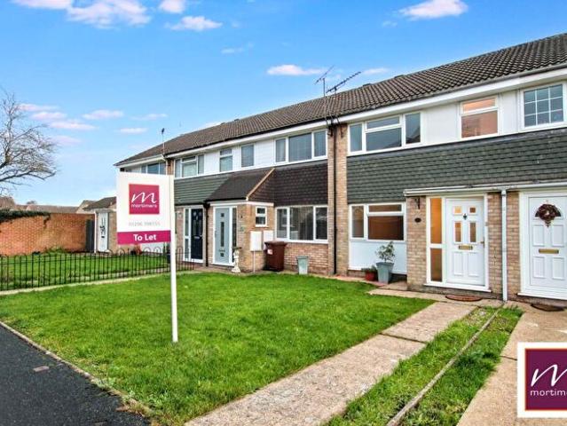 3 Bedroom Terraced House To Rent In Slattenham Close, Aylesbury, HP19