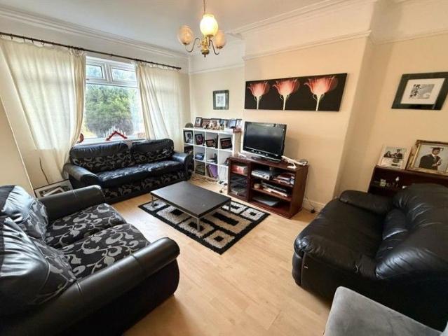 3 Bedroom Terraced To Let