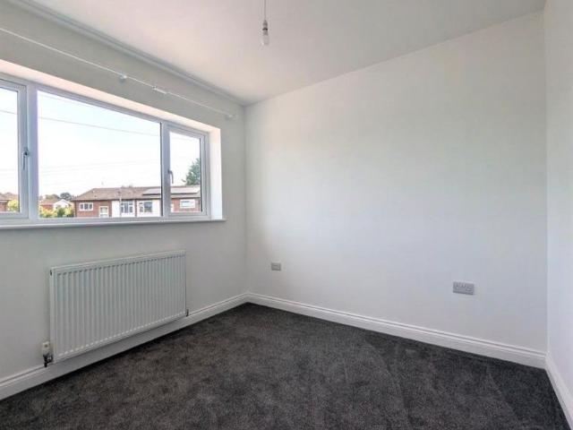 3 Bedroom Terraced To Let