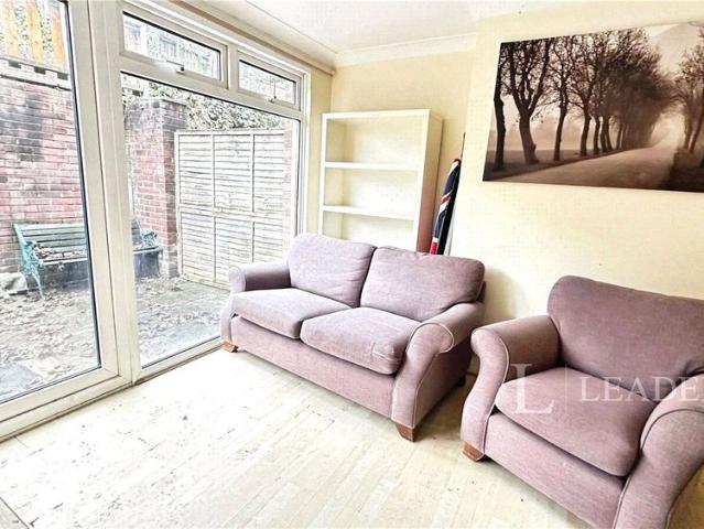 3 bedroom terraced to rent Brendon Avenue, Luton, Bedfordshire, LU2