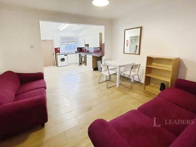 3 bedroom terraced to rent Colville Terrace, Nottingham, NG1